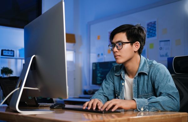 Catfishing Identity Theft: Real Risks & Cases