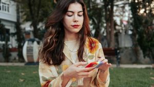 How to Find Someone's Name from a Picture: A Guide