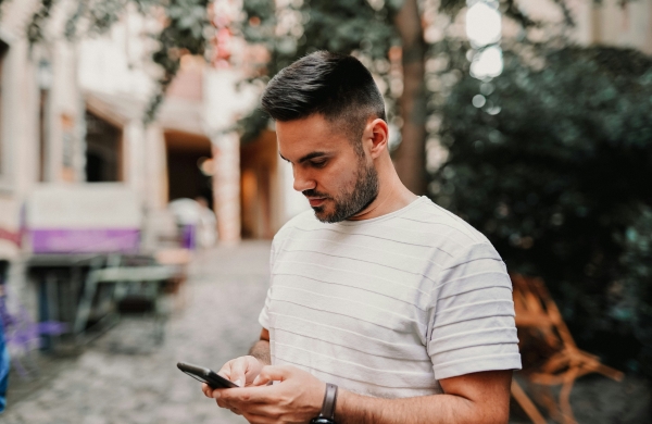 How to Find Someone's Parents Name Online?