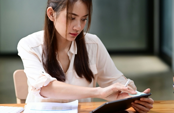 Difference Between Whaling and Email Phishing: Key Contrasts